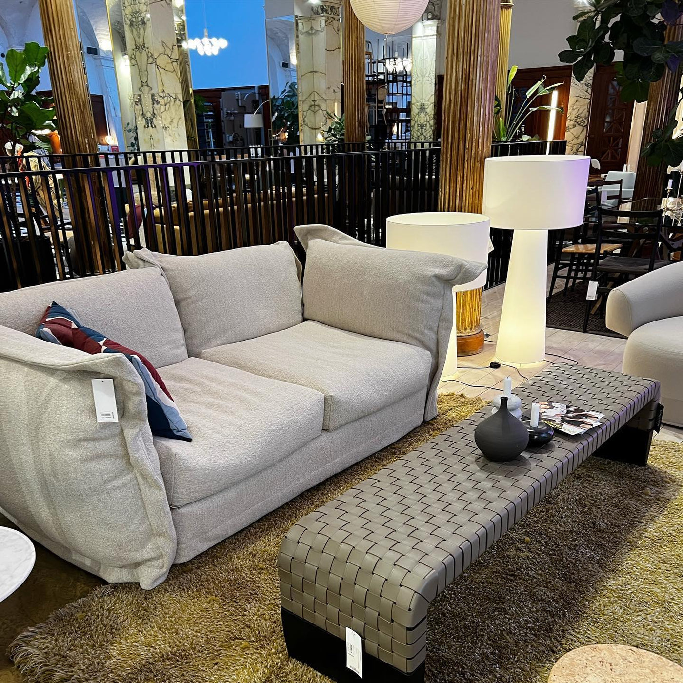 Big Shadow Floor Light — Mooiehome