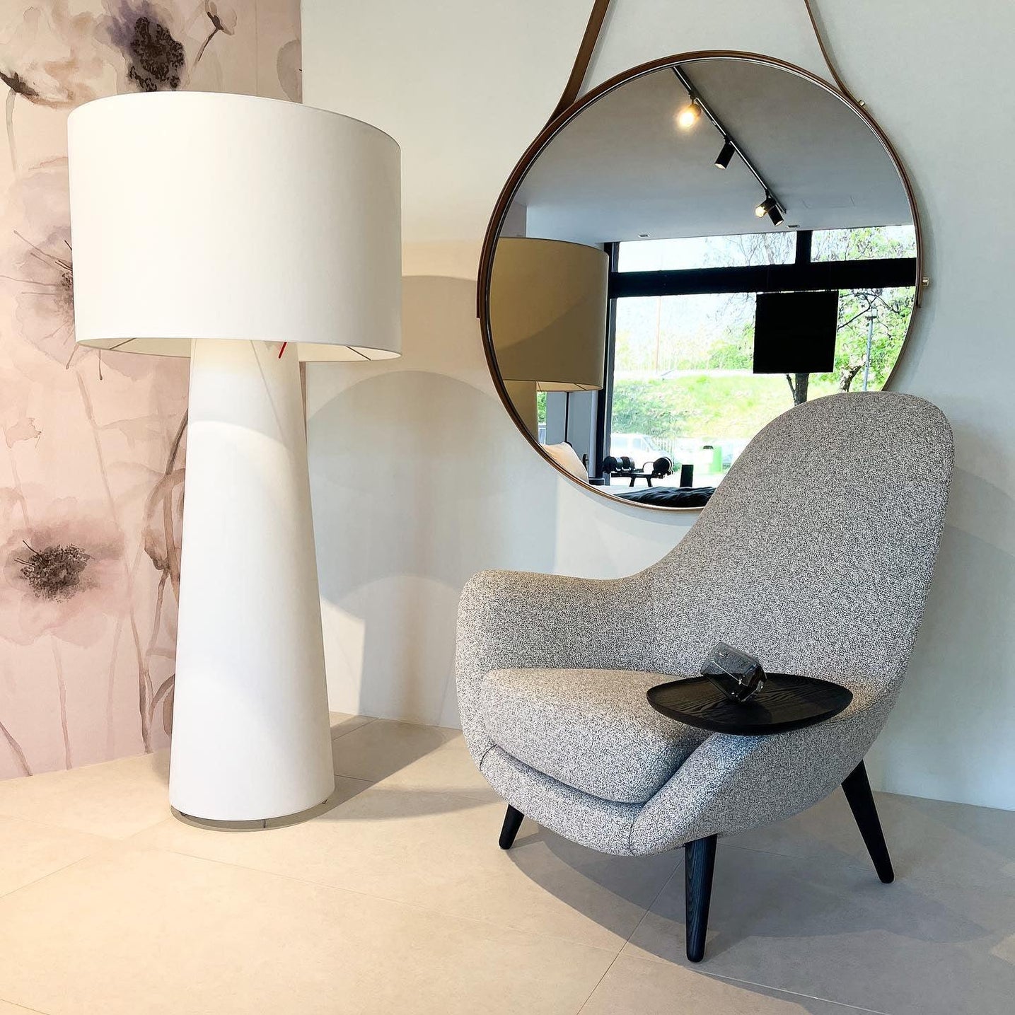 Big Shadow Floor Light — Mooiehome