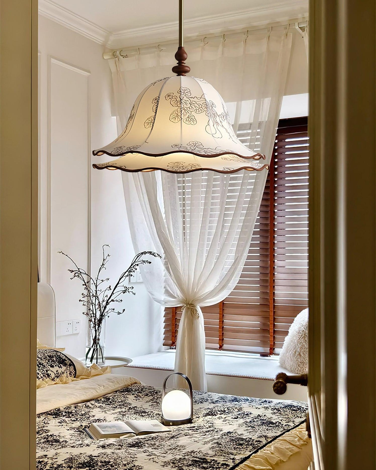 Charleston Floral Pendant Lamp — Mooiehome