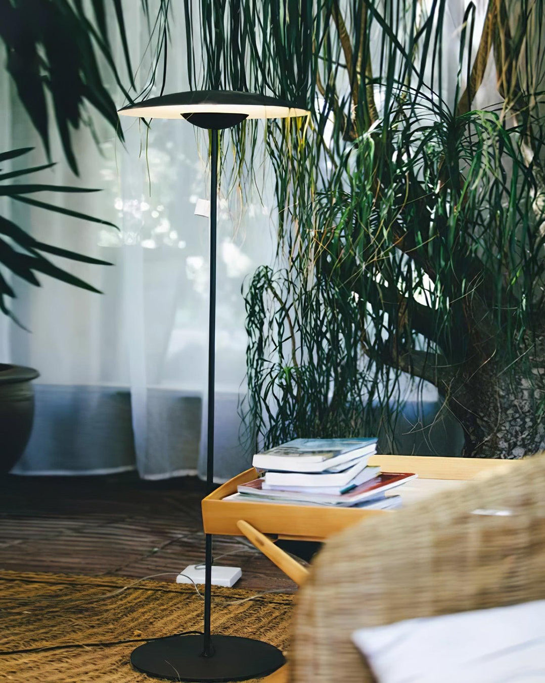 Directional Floor Lamp — Mooiehome