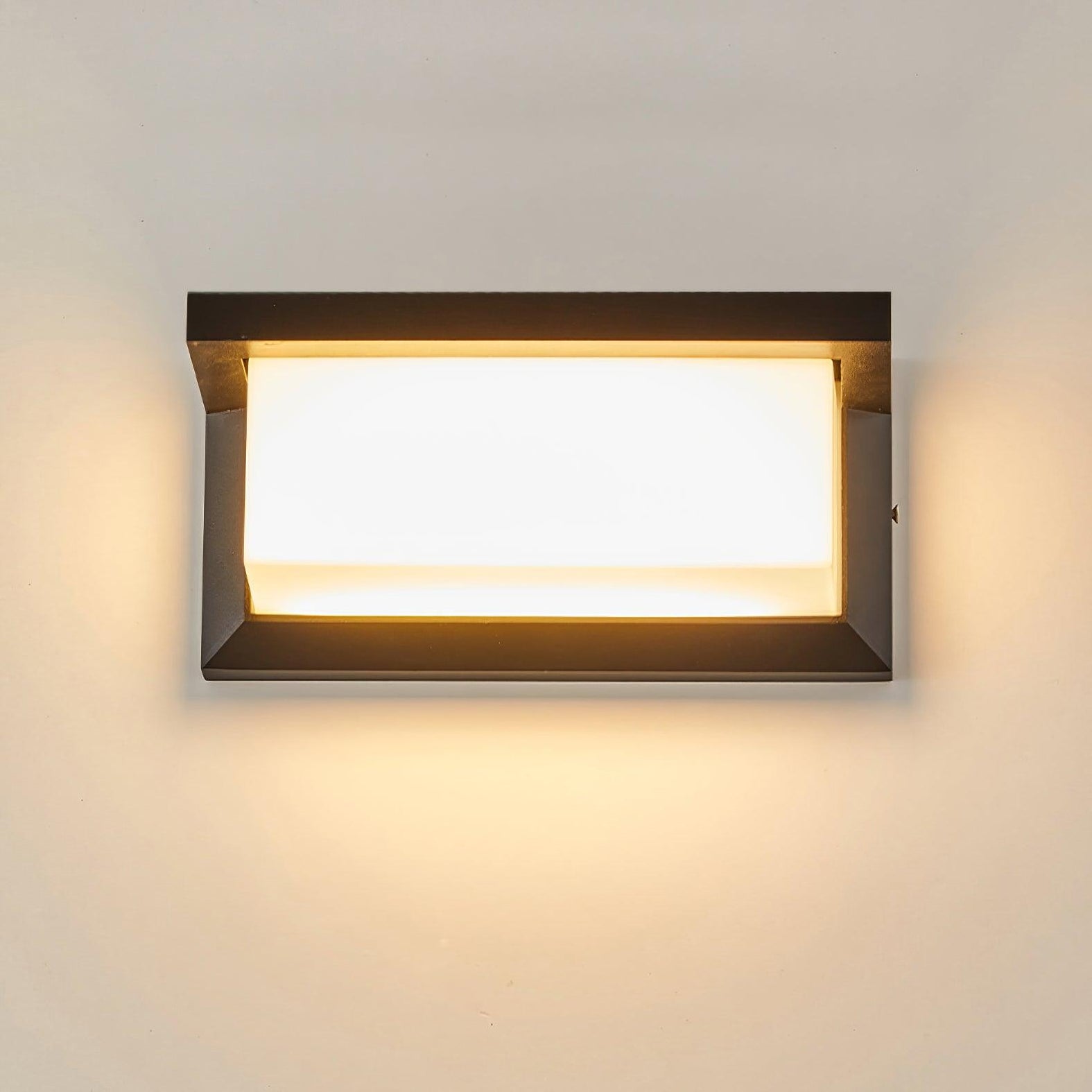 Horizontal LED Outdoor Light — Mooiehome