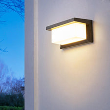 Horizontal LED Outdoor Light — Mooiehome