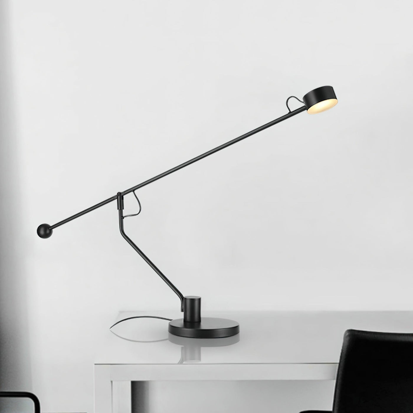 Shadow Pole Table Lamp 42.1" — Mooiehome