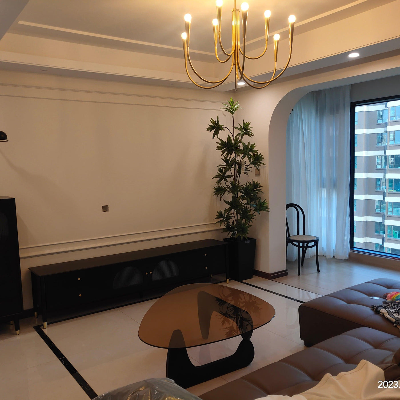 Swoop Arm Chandelier — Mooiehome