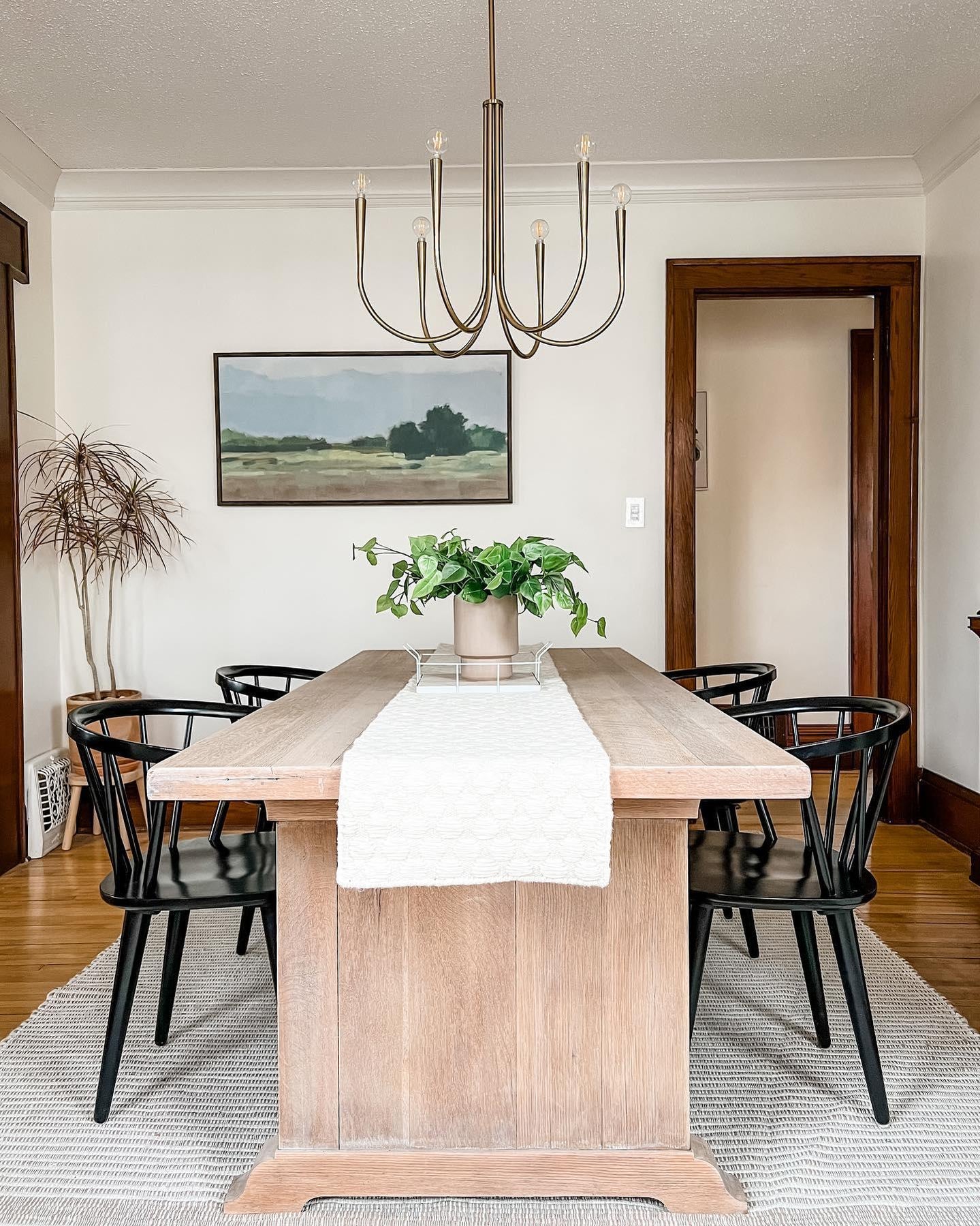 Swoop Arm Chandelier — Mooiehome