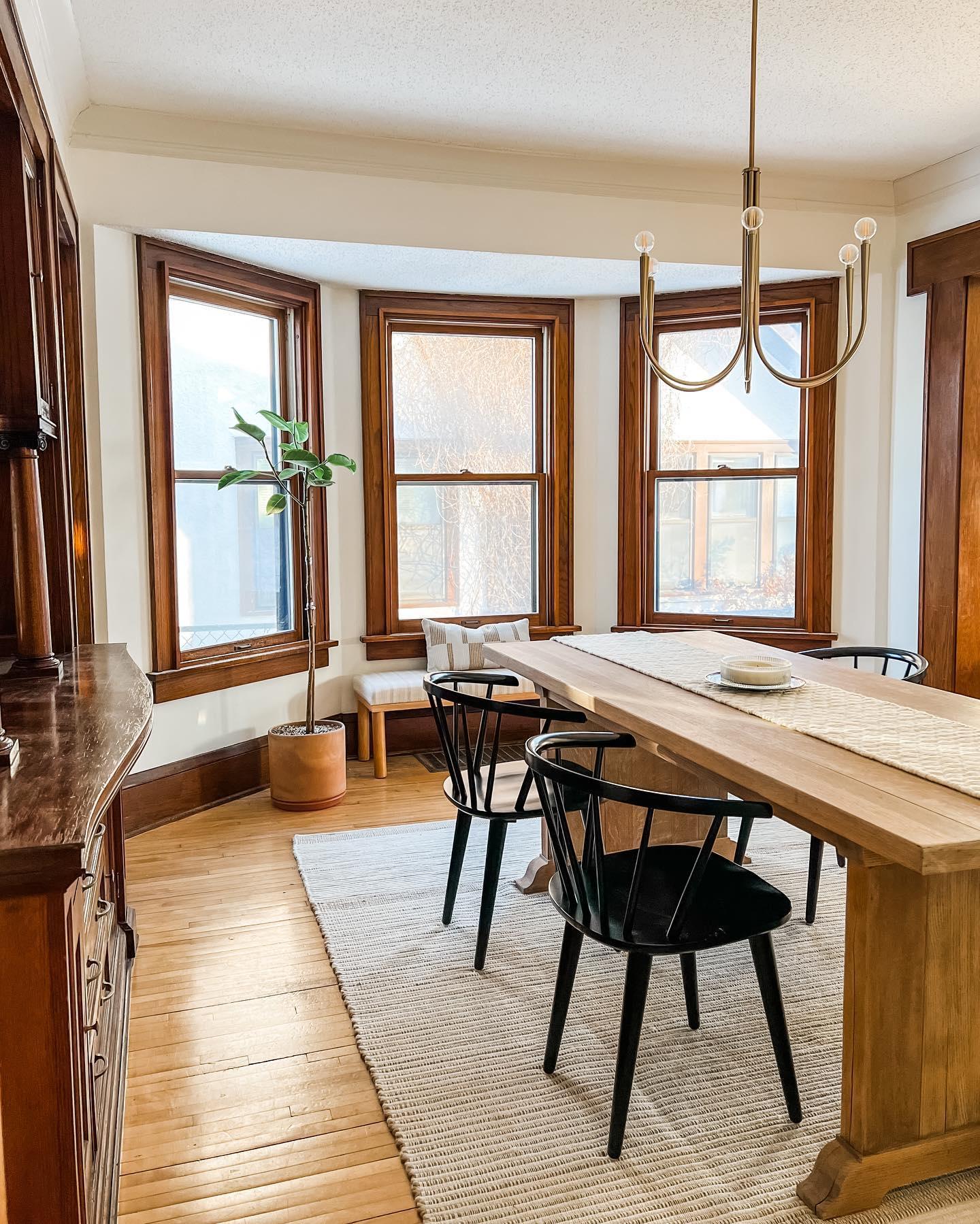 Swoop Arm Chandelier — Mooiehome